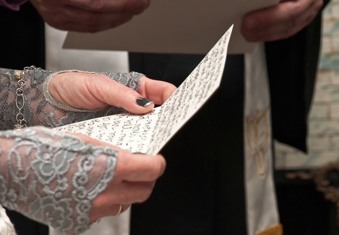 Ultimate Guide To Write Wedding Vows With Examples | BridalFusion