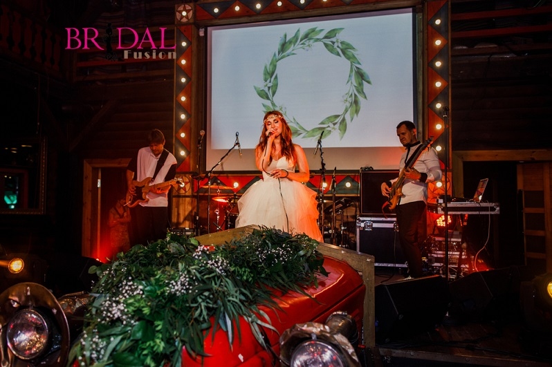 Wedding Band Stage: How to Decide Which is Right for You | BridalFusion
