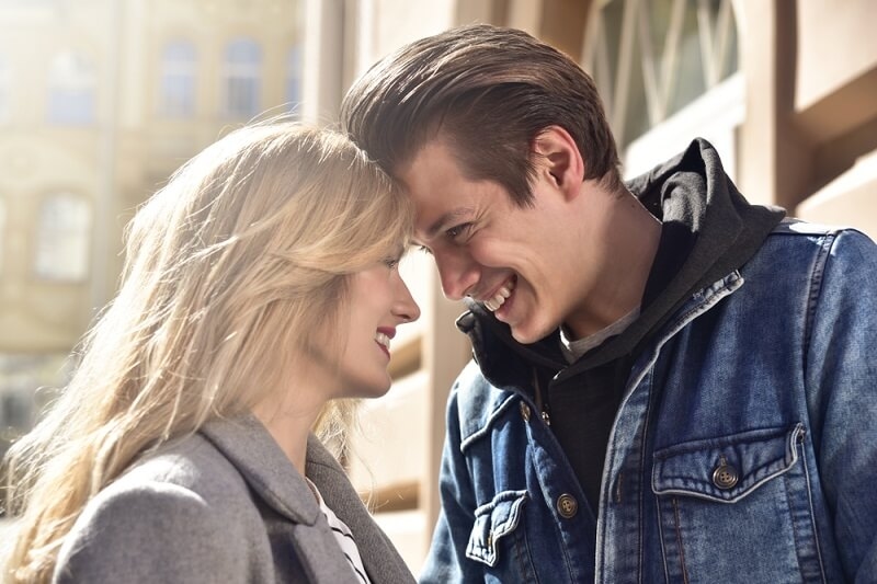 How To Navigate The Pitfalls Of Relationship Complacency
