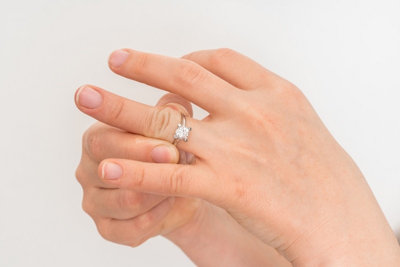 Happy Fingers: Ways to Get Stuck Ring Off Your Finger