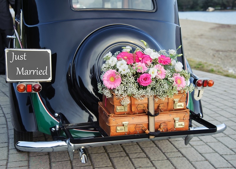 Drive in Style: Creative Wedding Car Decoration Ideas