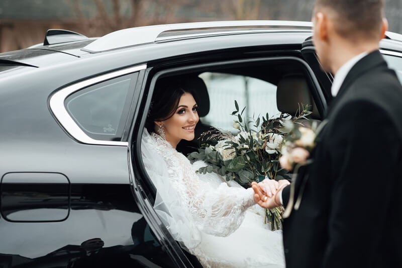 The Cost of Luxury Wedding Car Rentals – Plan with Elegance